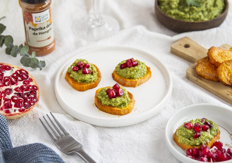 Toasts de patate douce, guacamole au chou kale et grenade - La Vie Claire