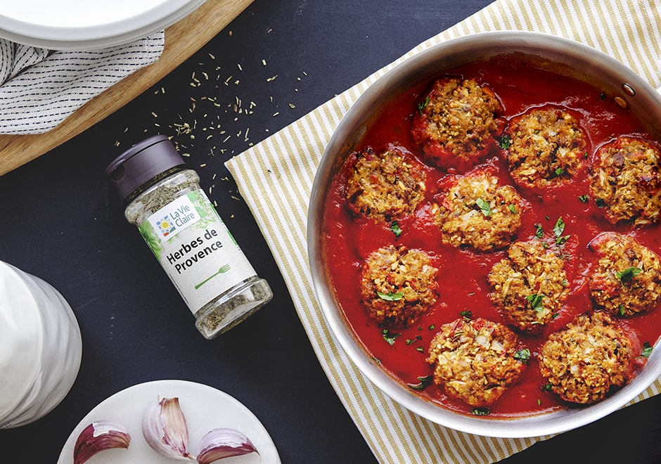 Boulettes de seitan à la sauce tomate et restes de pain - La Vie Claire