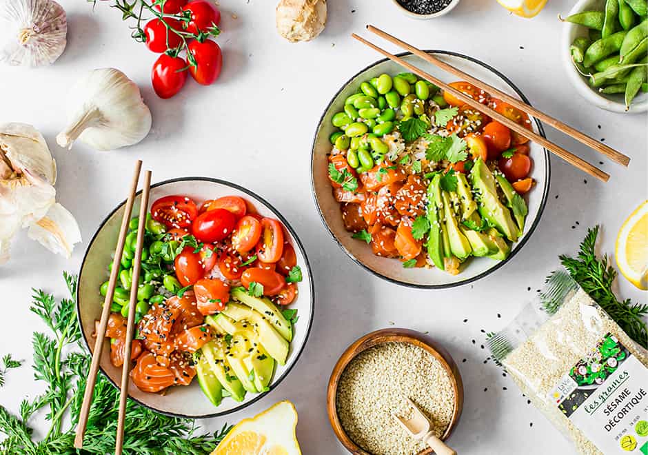Poke bowl au saumon, légumes et sauce sésame - La Vie Claire